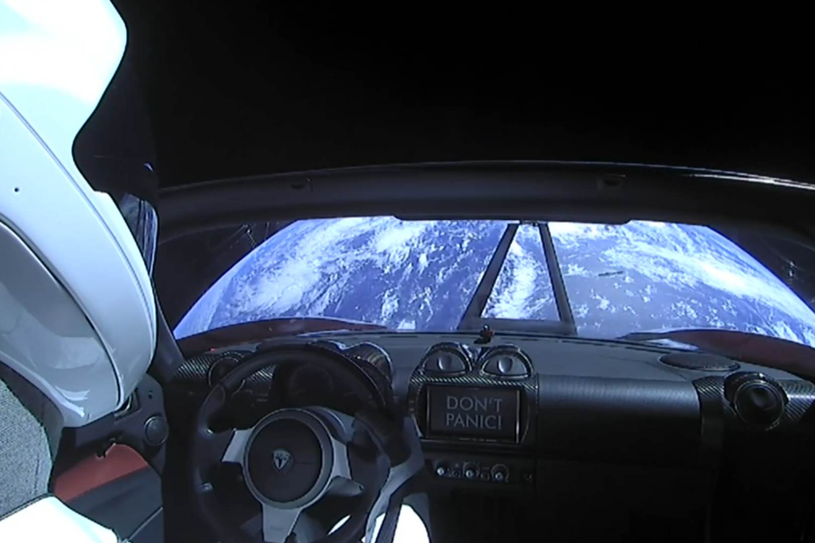 Marketing Genie Elon Musk schickt Starman im Tesla Roadster mit SpaceX ...