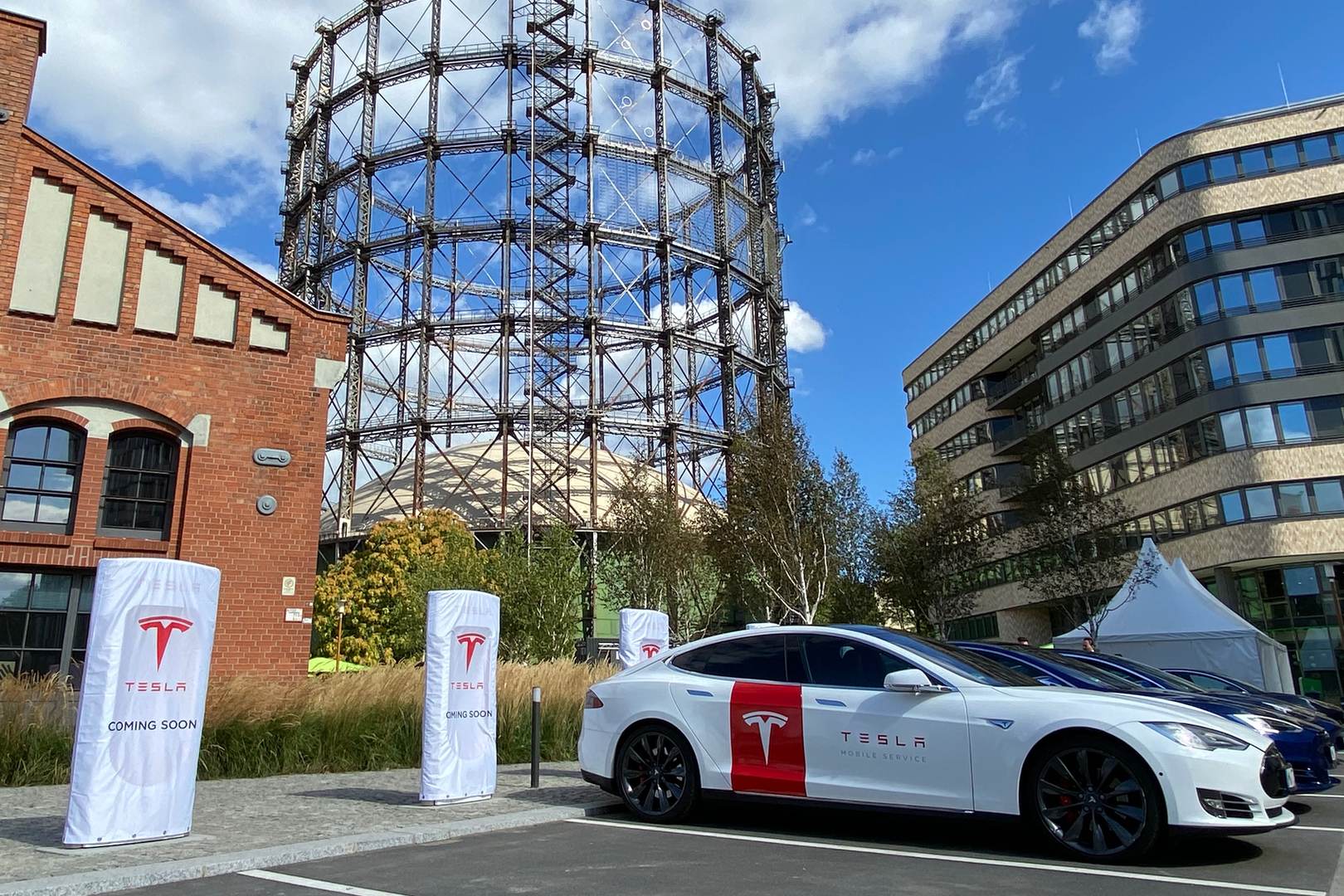 Erster urbaner Tesla Supercharger in Deutschland - Darum brauchen wir ...